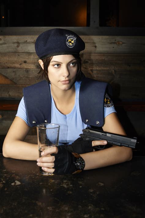 Wrap Your Head Around This Jill Valentine Cosplay From Jill Valentine