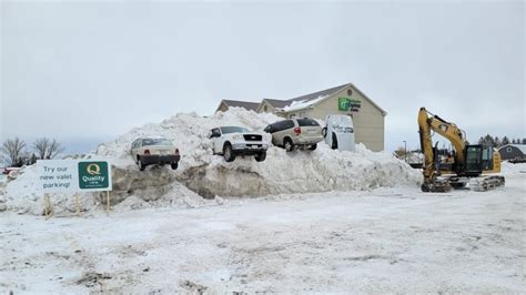 This Northern Ontario Hotel Sticks Vehicles In The Parking Lot Snowbank