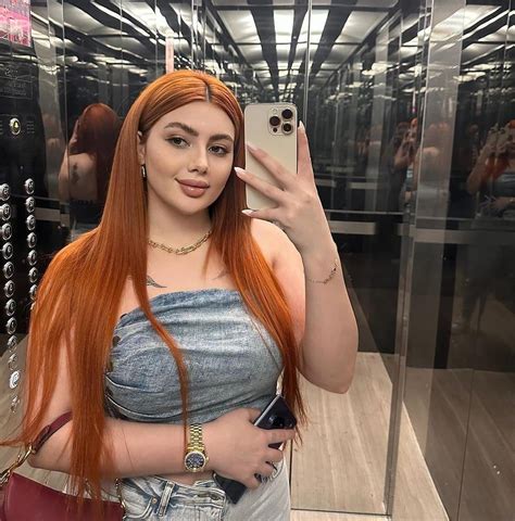 منى الشيخ 👆👆👆 منى محمد الشيخ