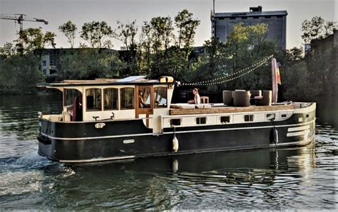 Mieten Sie Ein Hausboot Peniche Péniche Paris Samboat
