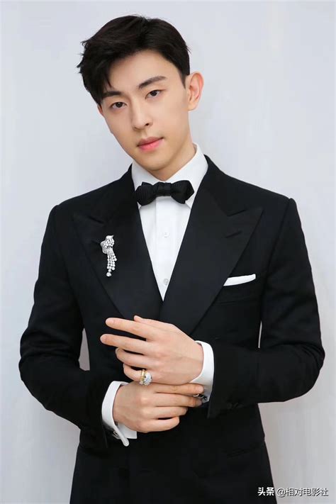 鄧倫逃稅22億遭「封殺」悽慘近況全曝光！僅剩的唯一活路也「出事」！ 女生集合 Tagsis