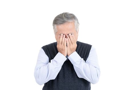불행 한 성인 노인 우울증 문제 당신의 홍보 또는 흰색 배경에 고립 된 텍스트에 대 한 복사 공간 걱정하는에 대한 스톡 사진 및