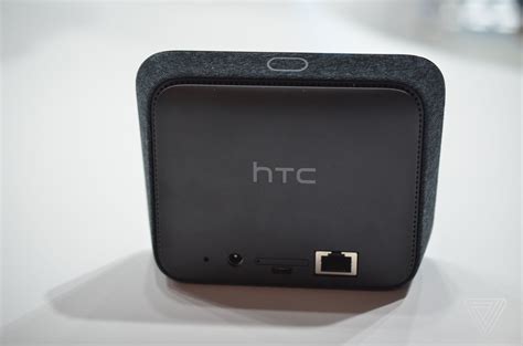Htcs 5g Hub Is A 5g Hotspot Android Entertainment Device And Battery