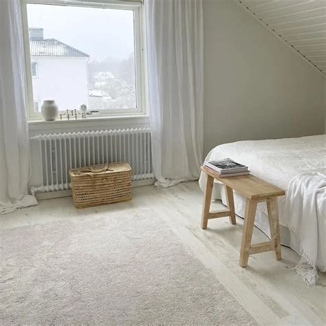 Jotun White Comfort 8395 Paint Color