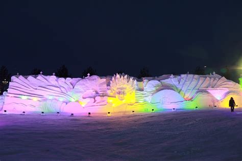 畅游极北冰雪世界 体验梦幻冰情雪趣