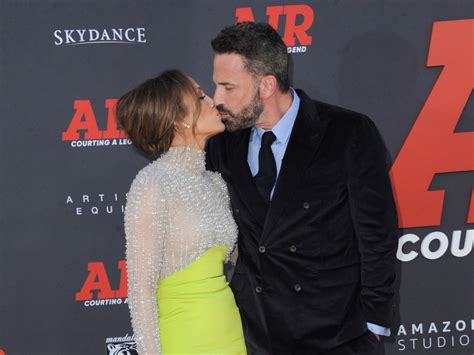 （写真）ベン・アフレック＆ジェニファー・ロペス、プレミアで熱いキス セレブ＆ゴシップ ニュース ｜クランクイン！