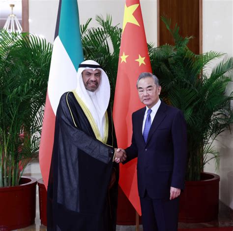 Wang Yi rencontre le ministre koweïtien des Affaires étrangères