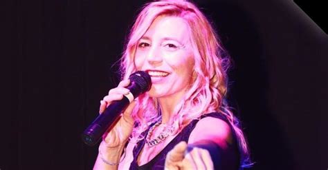 “tu Sei Luce” Ultimo Brano Della Cosentina Lorena Cutrì Cosenza 2 0