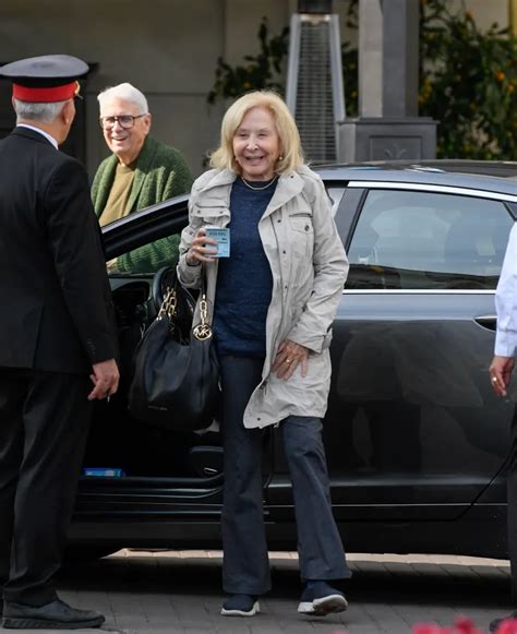 Legendary Emmy Winning Actress Looks Unrecognisable 50 Years After