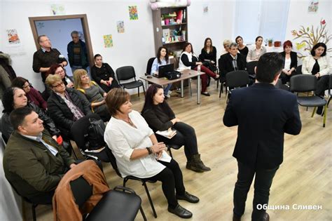 Над 100 деца младежи и техните семейства получават безплатни услуги от двата центъра за