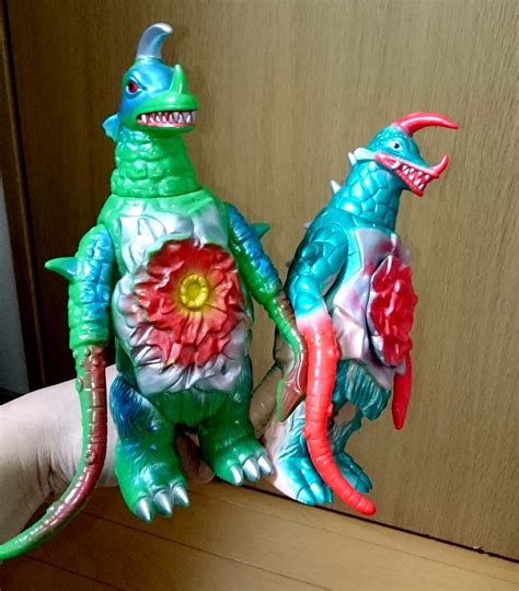 しんちゃんコミトレ1 15E24a 4号館 on Twitter ウルトラマンタロウに登場したアストロモンスのソフビです大きいほうが