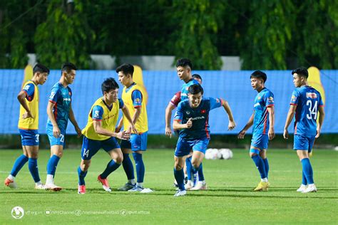 HLV Troussier làm điều chưa từng có ở ĐT Việt Nam