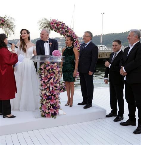 Gizem Şağban Ile Evlenen Burak Sergenden Duygusal Mesaj Magazin