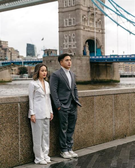 11 Tahun Pacaran Akhirnya Tunangan Intip Foto Prewed Gritte Agatha Dan