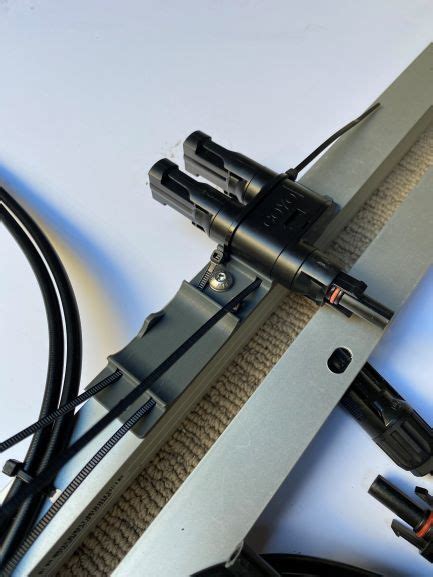 Mc4 Parallel Connector Bracket By Pauldaws Download Free Stl Model