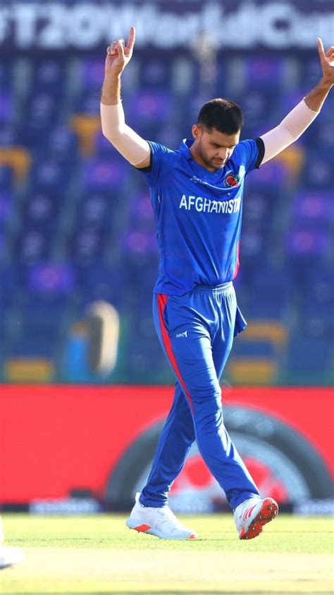 Ipl 2023 अलग ही लेवल पर पहुंच गई है विराट और नवीन उल हक़ की लड़ाई नई