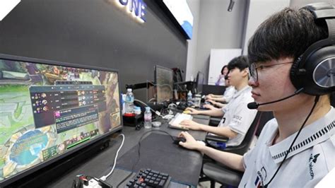 LMHT kkOma hé lộ lịch trình luyện tập dày đặc của đội tuyển Hàn Quốc