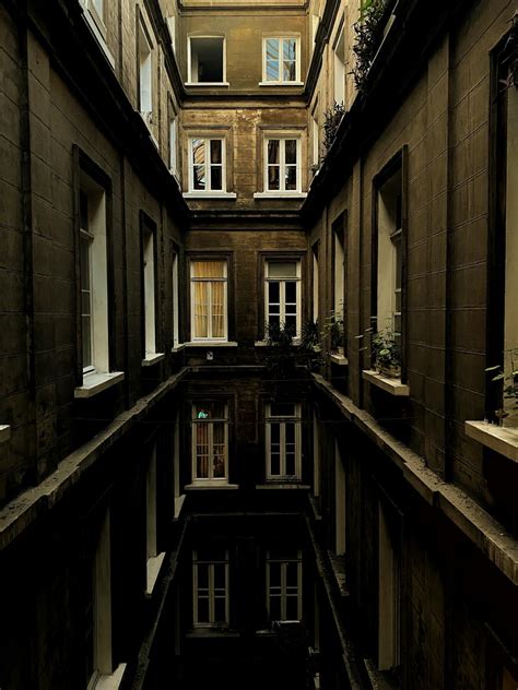 Espacio Estrecho Entre Dos Edificios · Foto De Stock Gratuita