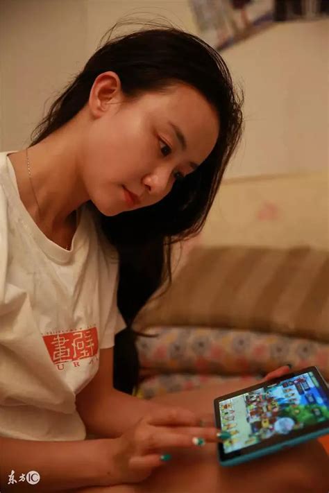 在富士康上了3年夜班的打工妹，如今變成了什麼樣子？太扎心！ 每日頭條