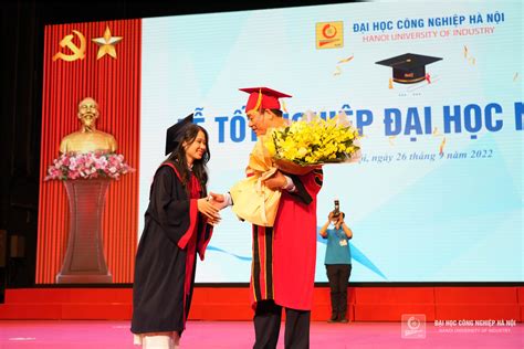 Những khoảnh khắc đáng nhớ của sinh viên Đại học Công nghiệp Hà Nội tại lễ tốt nghiệp