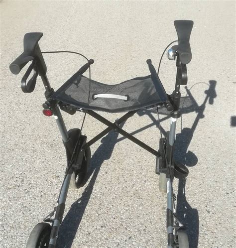 Лека алуминиева проходилка за възрастни хора Терапевтични и ортопедични продукти Помощн