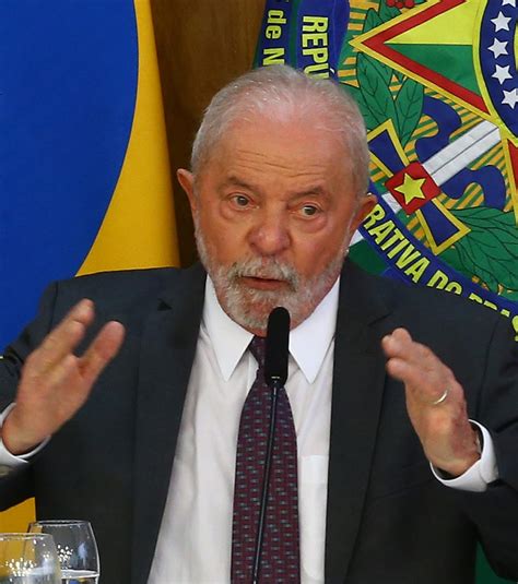 A gente não tem de pedir licença para governar diz Lula Política Valor Econômico