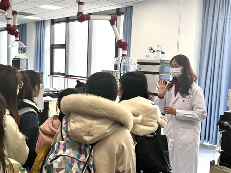 组分中药国家重点实验室举办实验室开放日暨学雷锋志愿活动 天津中医药大学研究院