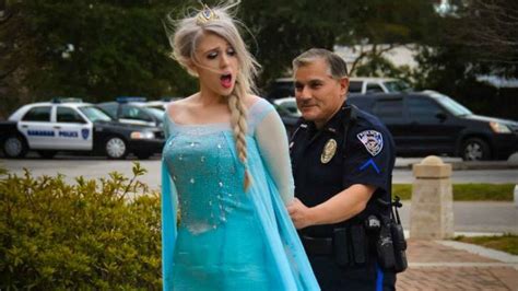 Funny Pics This Picture Of Elsa Being Arrested In South Carolina Looks Like The Beginning Of