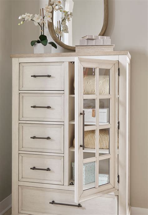 Shaybrock Door Chest