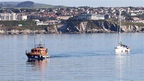 Douglas Rnli Called Out To Assist Yacht In Difficulty Rnli