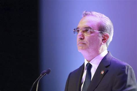 Abinader anuncia renegociación contrato Aerodom