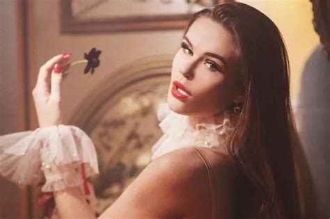 Inside Worlds Most Elite Sex Club As Burlesque Dancer Spills On