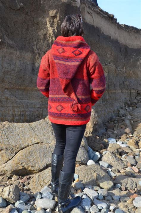 Fleece Lined Pixie Hooded Jacket Graduated Red Black Yak