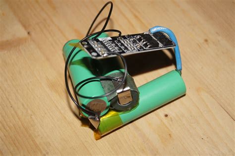 Аккумулятор ХИТАЧИ 12V