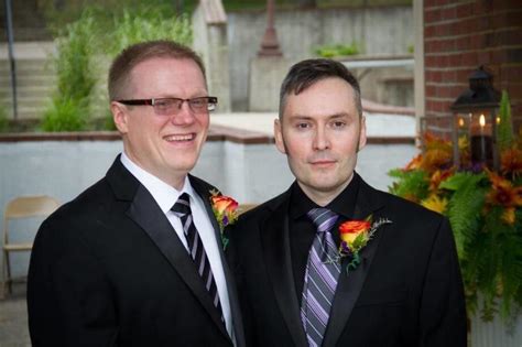 Former Ky Official Who Denied Gay Couples Marriage Licenses Faces