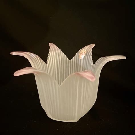 Partylite Accents Frosted Pink Tulip Candle Holderpartylite Poshmark