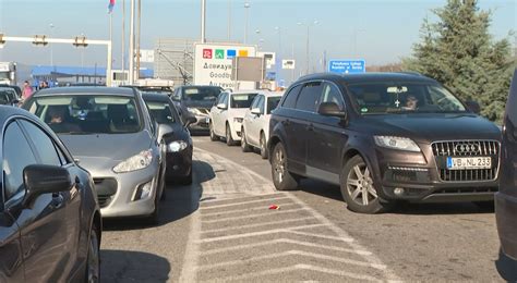 Pritje Me Orë Të Tëra Në Kufirin E Tabanocit Mërgimtarët Të Revoltuar