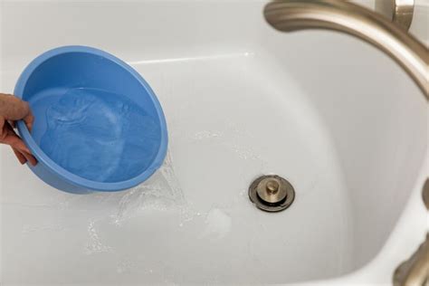 How To Clean Bathtub Stains So The Tub Looks New Again
