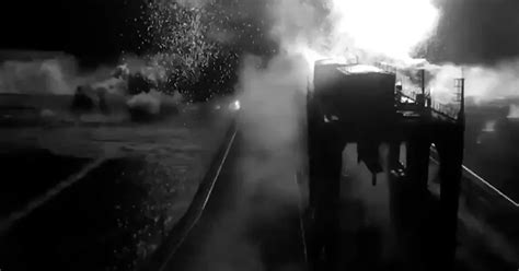 El Momento En El Que Rusia Destruyó Un Estratégico Puente Sobre El Río Dnipro En El Este De