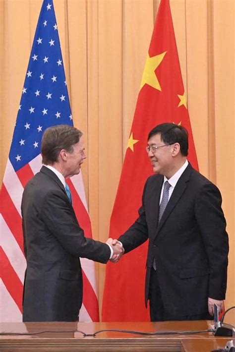 科技部部長陰和俊會見美國駐華大使伯恩斯 新浪香港