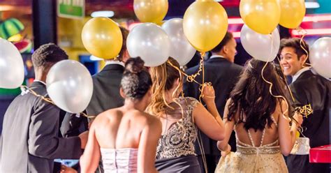 Prom Ready How To Help Your Teen Find The Perfect Js Prom Outfit Without Breaking The Bank