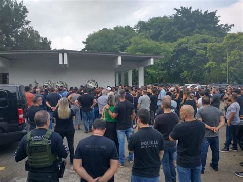 Centenas de colegas acompanham velório de policial morta nos Jardins