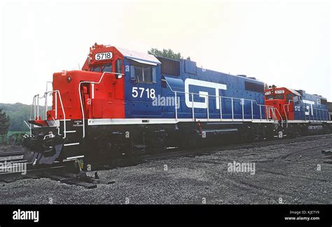 This Image Shows The Gt 5718 And 5712 Special Train On The Dtandi