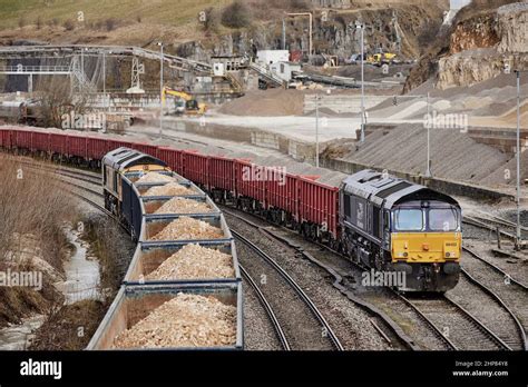 British Rail Class 66 66422 Leaving Cemex Dove Holes Quarry Into The