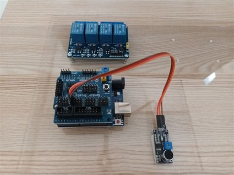 โปรเจค Arduino ควบคุมการติด ดับ Led 3 ดวง ด้วย เสียงปรบมือ รับทําโปร