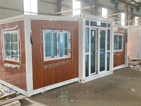 Prefabricated Steel Structure Glass Expandable Buildings Container