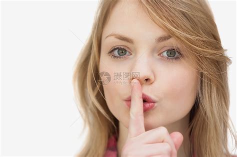 女人用手指在嘴前插一根手指高清图片下载 正版图片321405770 摄图网