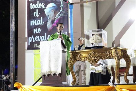 Perú León Xiv Donó Su Mitra Papal A Una Parroquia De Chiclayo