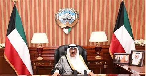 ولي عهد الكويت يحل البرلمان المعاد بأمر المحكمة ويبشر