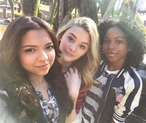 Pin Van Vdcamp Op Lizzy Greene